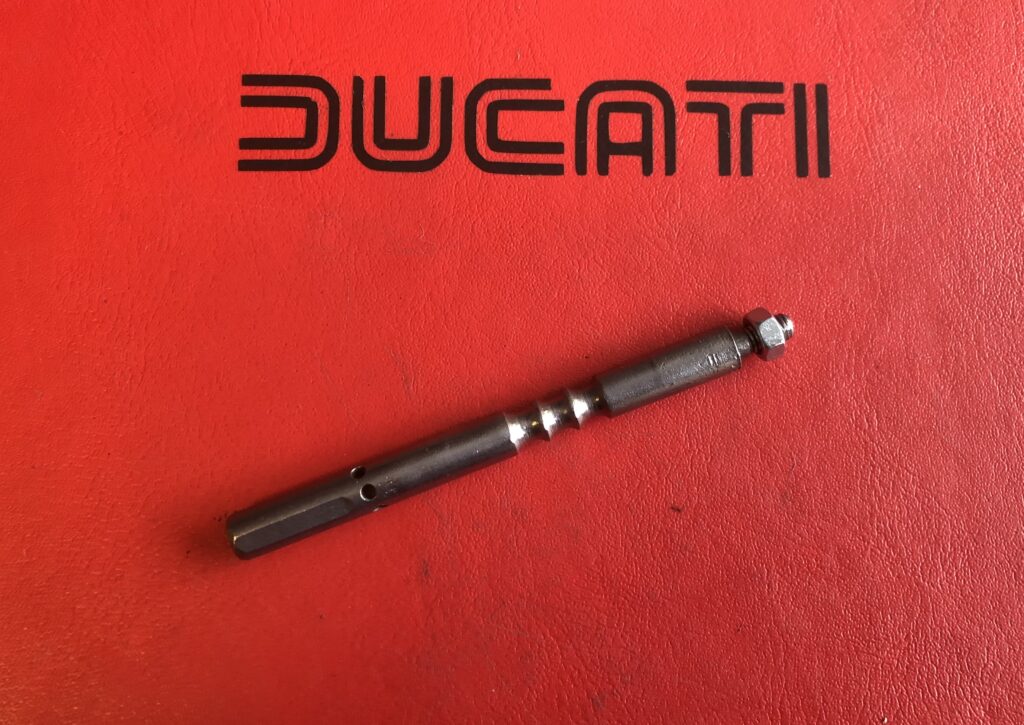 T2 T50 gear selector shaft - Classic Italian Bikes